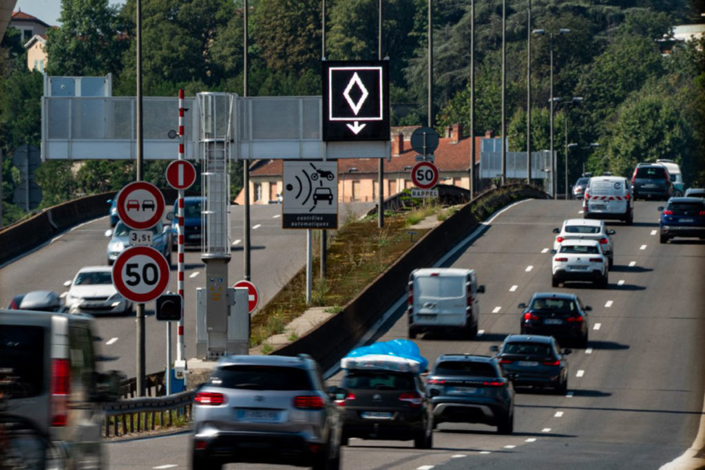 Autoroute A1 : une voie réservée au covoiturage et véhicules 100% ...