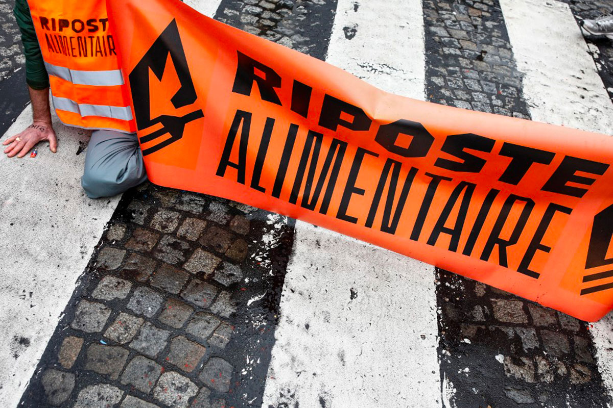 Riposte alimentaire bloque une grande avenue parisienne pour protester ...